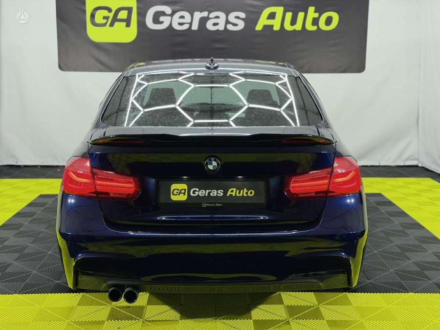 Blue BMW 330 2016 in Vilnius, with an engine capacity of 2.00 L and mileage of 232 thousand km for 14490 €, photo 5 on AUTOMOTO.COM.LV
