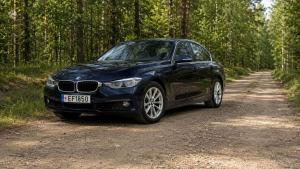 Zils BMW 330 2016 Viļņa, ar dzinēja tilpumu 2.00 L un nobraukumu 222 tūkst. km par 12900 €, foto  vietnē AUTOMOTO.COM.LV