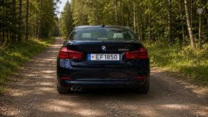 Blue BMW 330 2016 in Vilnius, with an engine capacity of 2.00 L and mileage of 222 thousand km for 12900 €, photo 6 on AUTOMOTO.COM.LV