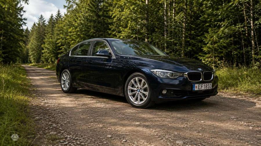 Blue BMW 330 2016 in Vilnius, with an engine capacity of 2.00 L and mileage of 222 thousand km for 12900 €, photo 8 on AUTOMOTO.COM.LV