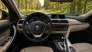 Blue BMW 330 2016 in Vilnius, with an engine capacity of 2.00 L and mileage of 222 thousand km for 12900 €, photo 9 on AUTOMOTO.COM.LV