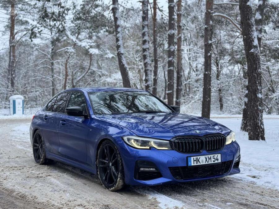 Blue BMW 330 2019 in Ukmerge, with an engine capacity of 2.99 L and mileage of 160 thousand km for 25500 €, photo 1 on AUTOMOTO.COM.LV