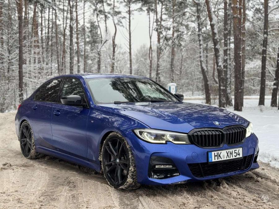Blue BMW 330 2019 in Ukmerge, with an engine capacity of 2.99 L and mileage of 160 thousand km for 25500 €, photo 2 on AUTOMOTO.COM.LV