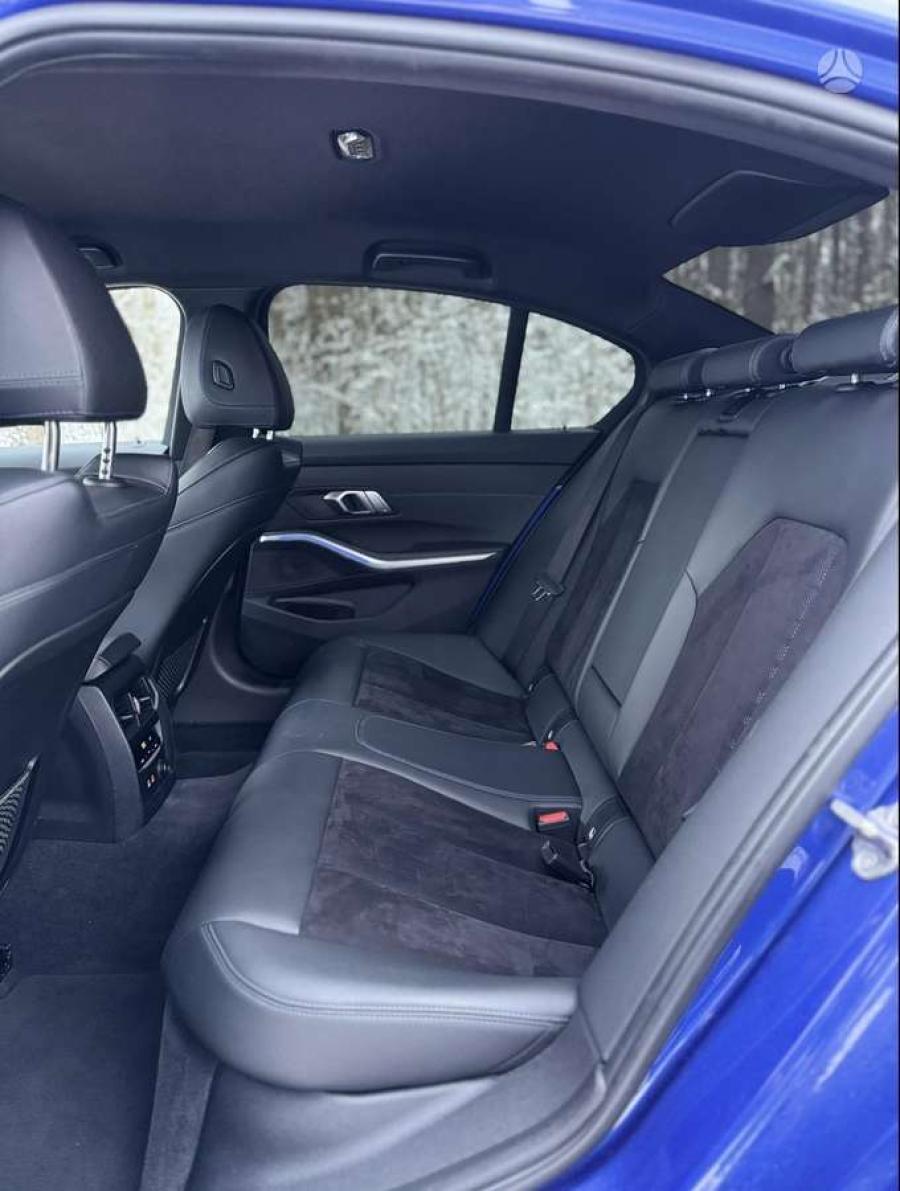 Blue BMW 330 2019 in Ukmerge, with an engine capacity of 2.99 L and mileage of 160 thousand km for 25500 €, photo 11 on AUTOMOTO.COM.LV