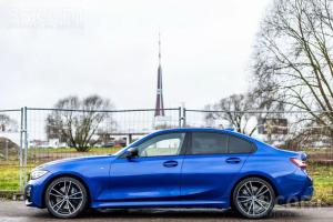 Blue BMW 330 2019 in Riga, with an engine capacity of 3.00 L and mileage of 195 thousand km for 23999 €, photo 3 on AUTOMOTO.COM.LV