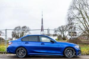 Blue BMW 330 2019 in Riga, with an engine capacity of 3.00 L and mileage of 195 thousand km for 23999 €, photo 5 on AUTOMOTO.COM.LV