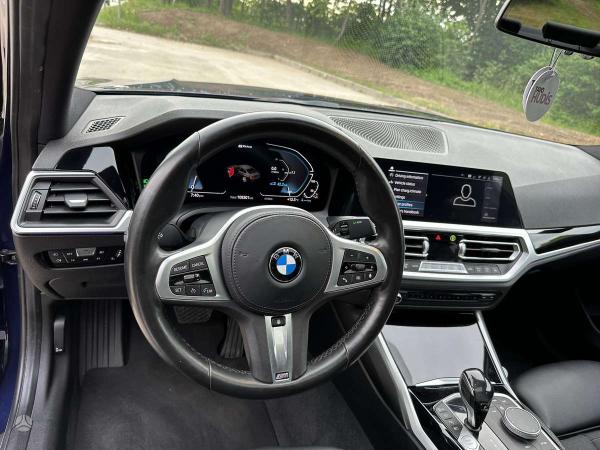 Blue BMW 330 2019 in Siauliai, with an engine capacity of 2.00 L and mileage of 114 thousand km for 25200 €, photo 8 on AUTOMOTO.COM.LV