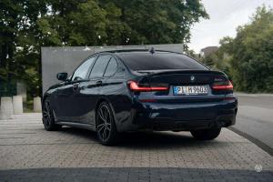 Blue BMW 330 2020 in Vilnius, with an engine capacity of 2.00 L and mileage of 50 thousand km for 27000 €, photo 7 on AUTOMOTO.COM.LV