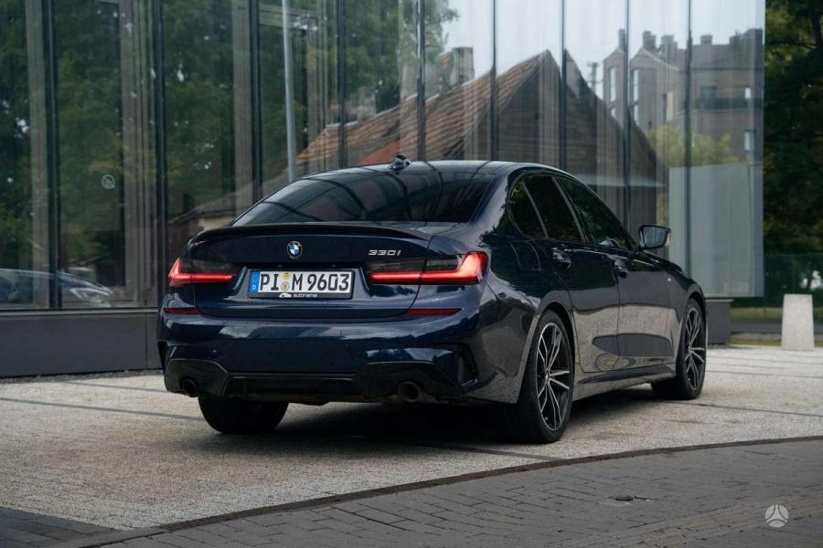 Blue BMW 330 2020 in Vilnius, with an engine capacity of 2.00 L and mileage of 50 thousand km for 27000 €, photo 8 on AUTOMOTO.COM.LV