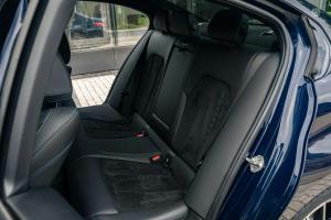 Blue BMW 330 2020 in Vilnius, with an engine capacity of 2.00 L and mileage of 50 thousand km for 27000 €, photo 19 on AUTOMOTO.COM.LV