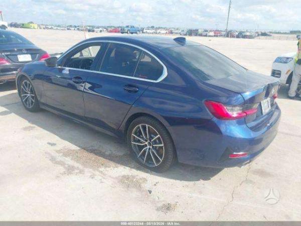 Blue BMW 330 2020 in Klaipeda, with an engine capacity of 2.00 L and mileage of 120 thousand km for 15900 €, photo 3 on AUTOMOTO.COM.LV