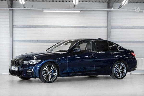 Blue BMW 330 2020 in Tukums, with an engine capacity of 2.00 L and mileage of 150 thousand km for 25990 €, photo 3 on AUTOMOTO.COM.LV