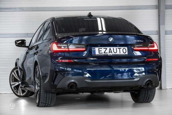 Blue BMW 330 2020 in Tukums, with an engine capacity of 2.00 L and mileage of 150 thousand km for 25990 €, photo 7 on AUTOMOTO.COM.LV