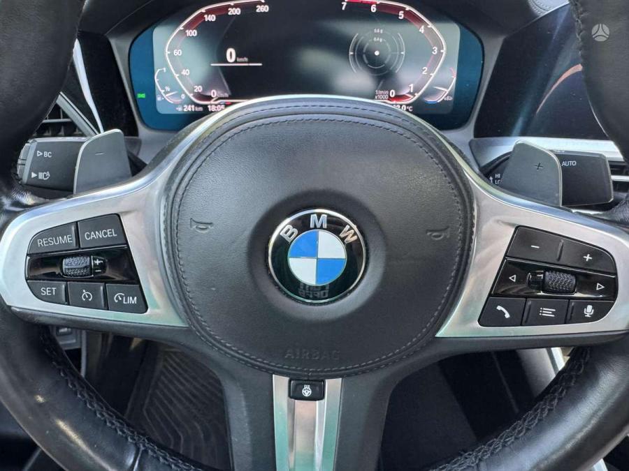 Blue BMW 330 2021 in Elektrenai, with an engine capacity of 2.00 L and mileage of 56 thousand km for 24999 €, photo 20 on AUTOMOTO.COM.LV