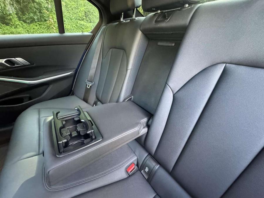 Blue BMW 330 2021 in Elektrenai, with an engine capacity of 2.00 L and mileage of 56 thousand km for 24999 €, photo 31 on AUTOMOTO.COM.LV