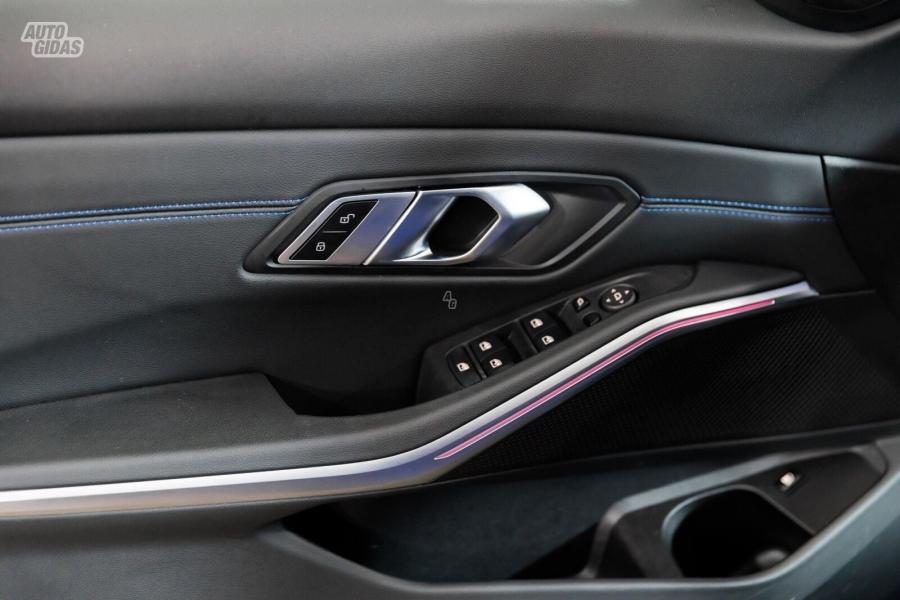 Zils BMW 330 2023 Viļņa, ar dzinēja tilpumu 2.00 L un nobraukumu 72 tūkst. km par 39991 €, foto 22 vietnē AUTOMOTO.COM.LV