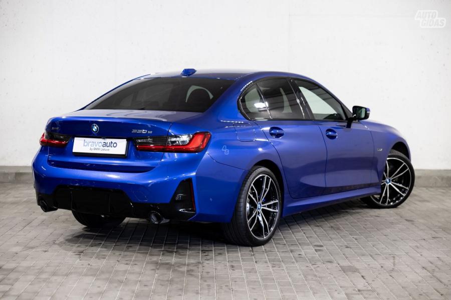 Blue BMW 330 2023 in Vilnius, with an engine capacity of 2.00 L and mileage of 72 thousand km for 38993 €, photo 12 on AUTOMOTO.COM.LV