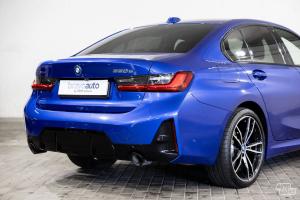 Blue BMW 330 2023 in Vilnius, with an engine capacity of 2.00 L and mileage of 72 thousand km for 38993 €, photo 13 on AUTOMOTO.COM.LV