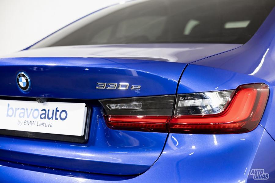 Blue BMW 330 2023 in Vilnius, with an engine capacity of 2.00 L and mileage of 72 thousand km for 38993 €, photo 14 on AUTOMOTO.COM.LV