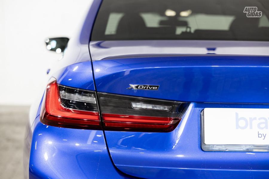 Blue BMW 330 2023 in Vilnius, with an engine capacity of 2.00 L and mileage of 72 thousand km for 38993 €, photo 16 on AUTOMOTO.COM.LV