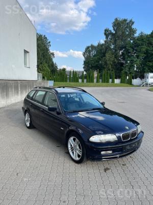 Blue BMW 330 1999 in Riga, with an engine capacity of 3.00 L and mileage of 286 thousand km for 3955 €, photo 3 on AUTOMOTO.COM.LV
