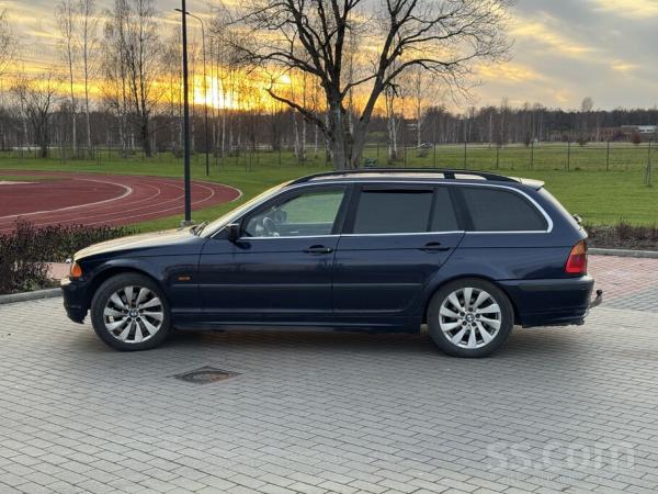 Blue BMW 330 2001 in Kuldiga, with an engine capacity of 3.00 L and mileage of 416 thousand km for 2100 €, photo 2 on AUTOMOTO.COM.LV