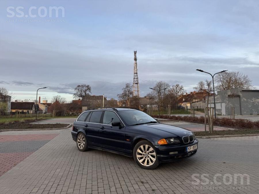 Blue BMW 330 2001 in Kuldiga, with an engine capacity of 3.00 L and mileage of 416 thousand km for 2100 €, photo 5 on AUTOMOTO.COM.LV