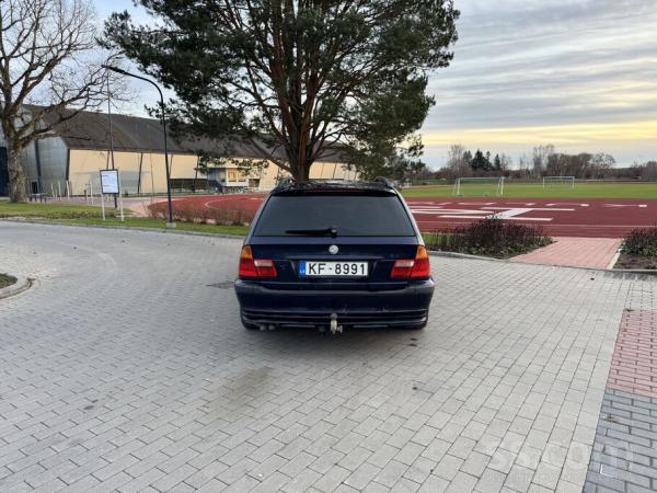 Blue BMW 330 2001 in Kuldiga, with an engine capacity of 3.00 L and mileage of 416 thousand km for 2100 €, photo 7 on AUTOMOTO.COM.LV