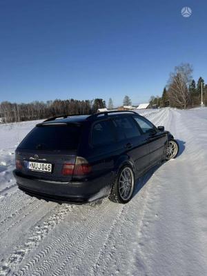 Blue BMW 330 2001 in Utena, with an engine capacity of 3.00 L and mileage of 357 thousand km for 1800 €, photo 6 on AUTOMOTO.COM.LV