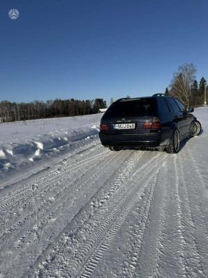 Blue BMW 330 2001 in Utena, with an engine capacity of 3.00 L and mileage of 357 thousand km for 1800 €, photo 9 on AUTOMOTO.COM.LV