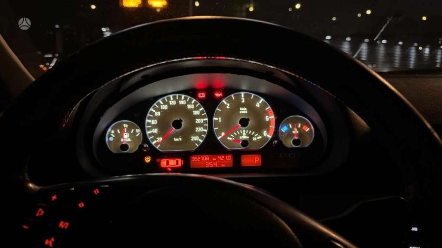 Zils BMW 330 2001 Klaipėda, ar dzinēja tilpumu 2.98 L un nobraukumu 350 tūkst. km par 2600 €, foto 9 vietnē AUTOMOTO.COM.LV