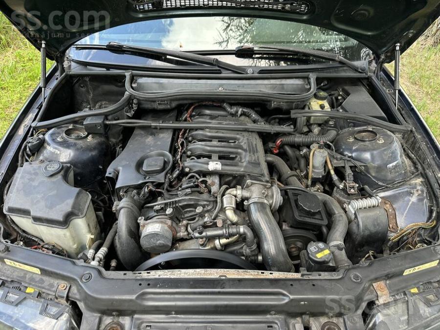 Blue BMW 330 2001 in Riga, with an engine capacity of 3.00 L and mileage of 410 thousand km for 1600 €, photo 8 on AUTOMOTO.COM.LV