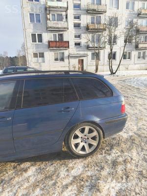 Blue BMW 330 2002 in Liepaja, with an engine capacity of 3.00 L and mileage of 357 thousand km for 2800 €, photo 4 on AUTOMOTO.COM.LV