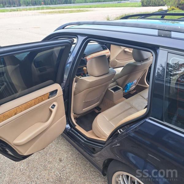 Blue BMW 330 2003 in Riga, with an engine capacity of 3.00 L and mileage of 422 thousand km for 2600 €, photo 6 on AUTOMOTO.COM.LV