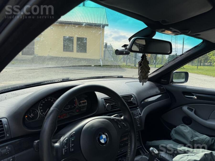 Blue BMW 330 2004 in Aluksne, with an engine capacity of 3.00 L and mileage of 450 thousand km for 2499 €, photo 9 on AUTOMOTO.COM.LV