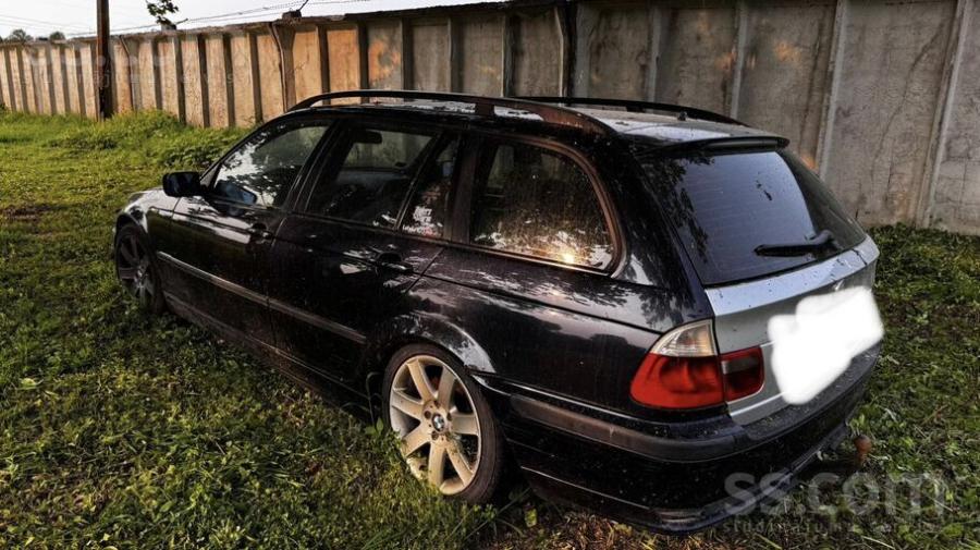 Blue BMW 330 2005 in Riga, with an engine capacity of 3.00 L and mileage of 346 thousand km for 800 €, photo 5 on AUTOMOTO.COM.LV