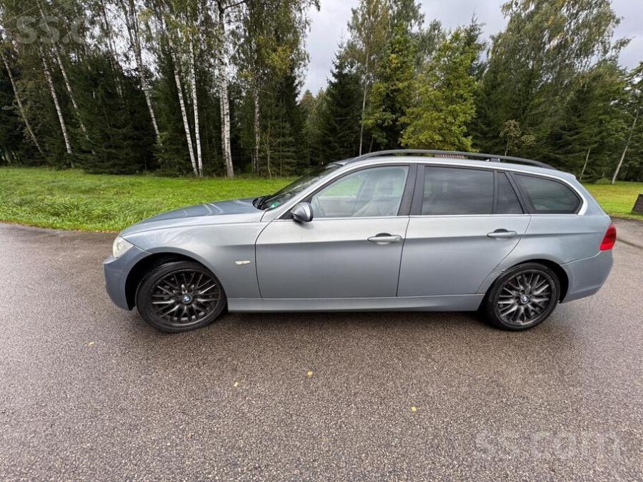 Blue BMW 330 2005 in Riga, with an engine capacity of 3.00 L and mileage of 397 thousand km for 3500 €, photo 4 on AUTOMOTO.COM.LV
