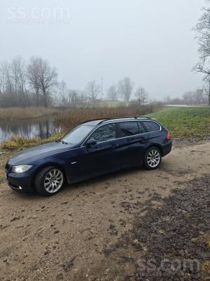 Blue BMW 330 2006 in Riga, with an engine capacity of 3.00 L and mileage of 313 thousand km for 4200 €, photo 3 on AUTOMOTO.COM.LV