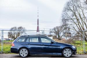 Blue BMW 330 2006 in Riga, with an engine capacity of 3.00 L and mileage of 244 thousand km for 4490 €, photo 5 on AUTOMOTO.COM.LV