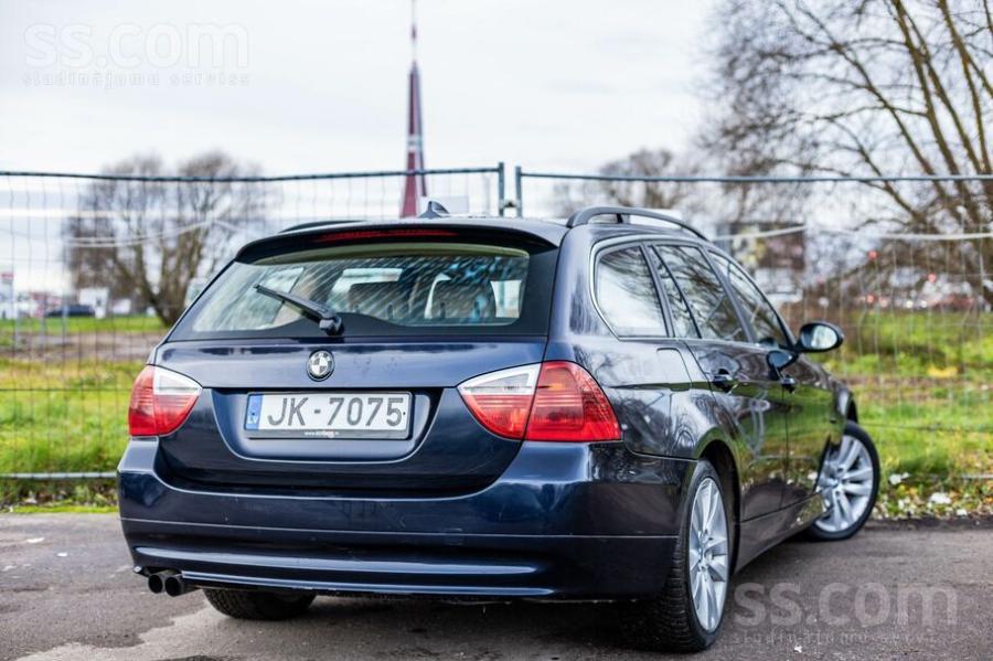 Blue BMW 330 2006 in Riga, with an engine capacity of 3.00 L and mileage of 244 thousand km for 4490 €, photo 7 on AUTOMOTO.COM.LV