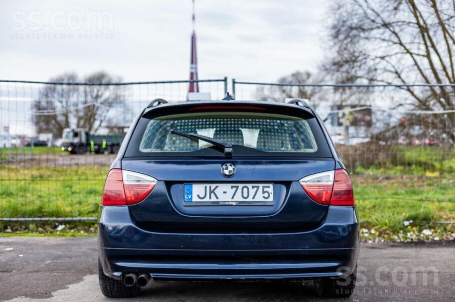 Blue BMW 330 2006 in Riga, with an engine capacity of 3.00 L and mileage of 244 thousand km for 4490 €, photo 8 on AUTOMOTO.COM.LV