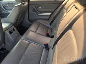 Zils BMW 330 2006 Rīga, ar dzinēja tilpumu 3.00 L un nobraukumu 327 tūkst. km par 3700 €, foto 8 vietnē AUTOMOTO.COM.LV