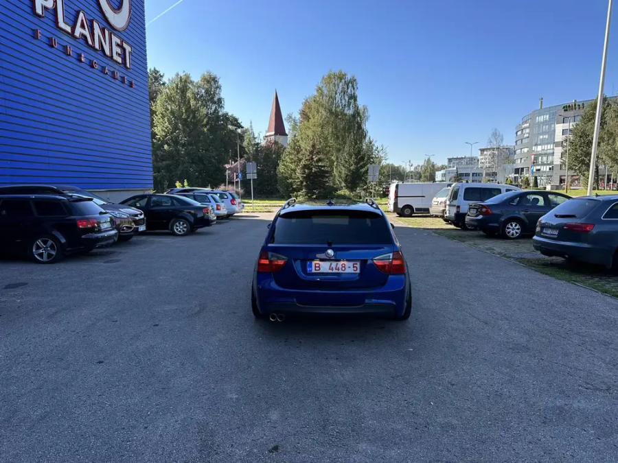 Blue BMW 330 2006 in Riga, with an engine capacity of 3.00 L and mileage of 360 thousand km for 4990 €, photo 7 on AUTOMOTO.COM.LV
