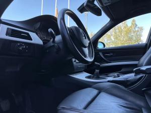 Blue BMW 330 2006 in Riga, with an engine capacity of 3.00 L and mileage of 360 thousand km for 4990 €, photo 18 on AUTOMOTO.COM.LV