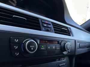 Blue BMW 330 2006 in Riga, with an engine capacity of 3.00 L and mileage of 360 thousand km for 4990 €, photo 25 on AUTOMOTO.COM.LV
