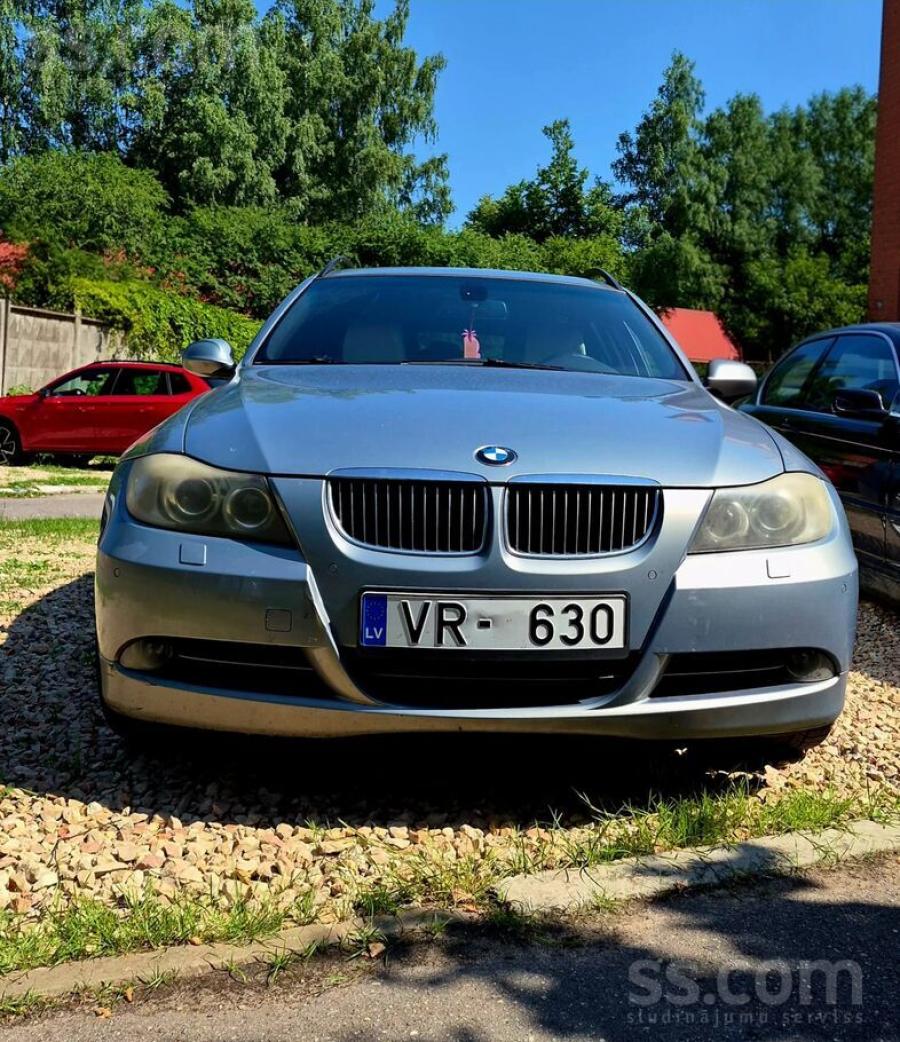 Blue BMW 330 2006 in Ogre, with an engine capacity of 3.00 L and mileage of 290 thousand km for 4300 €, photo 3 on AUTOMOTO.COM.LV