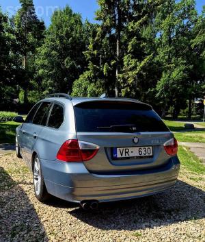 Blue BMW 330 2006 in Ogre, with an engine capacity of 3.00 L and mileage of 290 thousand km for 4300 €, photo 4 on AUTOMOTO.COM.LV