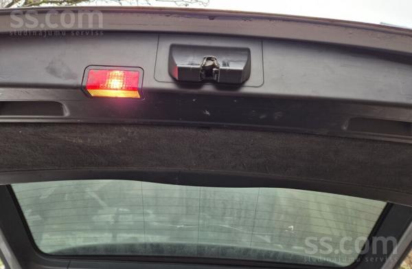Zils BMW 330 2006 Ogre, ar dzinēja tilpumu 3.00 L un nobraukumu 290 tūkst. km par 4300 €, foto 5 vietnē AUTOMOTO.COM.LV