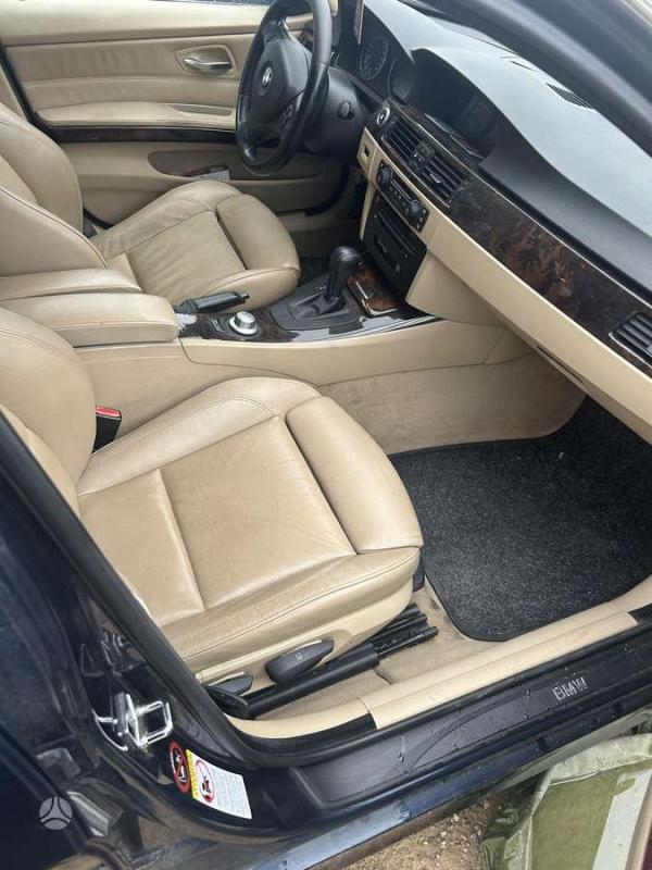 Zils BMW 330 2006 Šauļi, ar dzinēja tilpumu 3.00 L un nobraukumu 351 tūkst. km par 4200 €, foto 5 vietnē AUTOMOTO.COM.LV