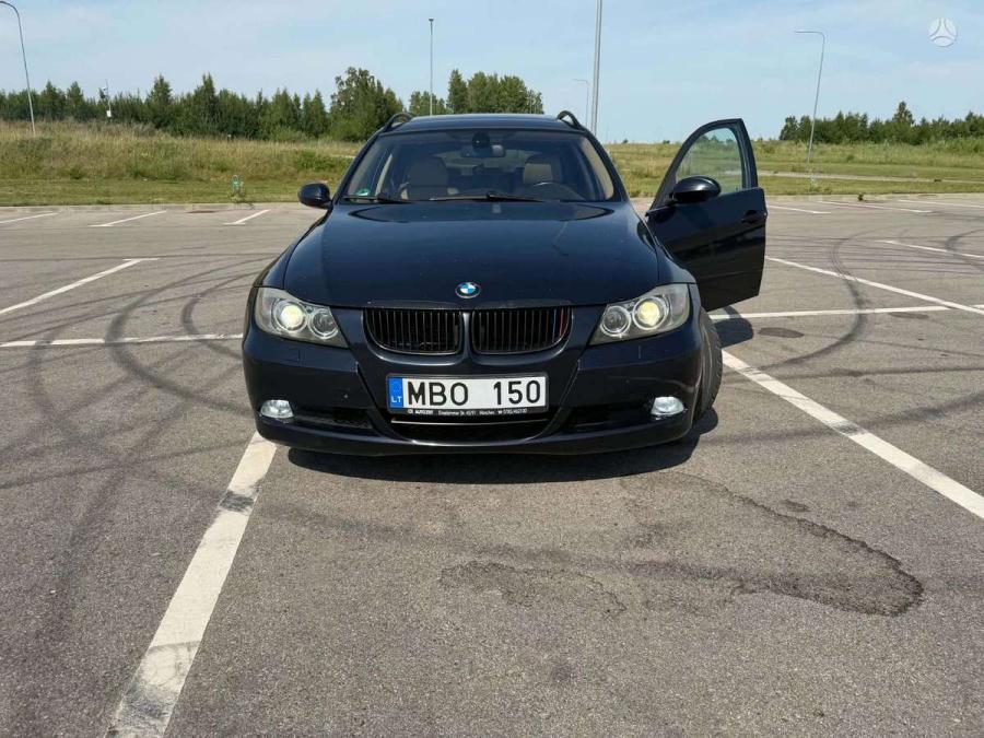 Blue BMW 330 2006 in Siauliai, with an engine capacity of 3.00 L and mileage of 351 thousand km for 4200 €, photo 11 on AUTOMOTO.COM.LV